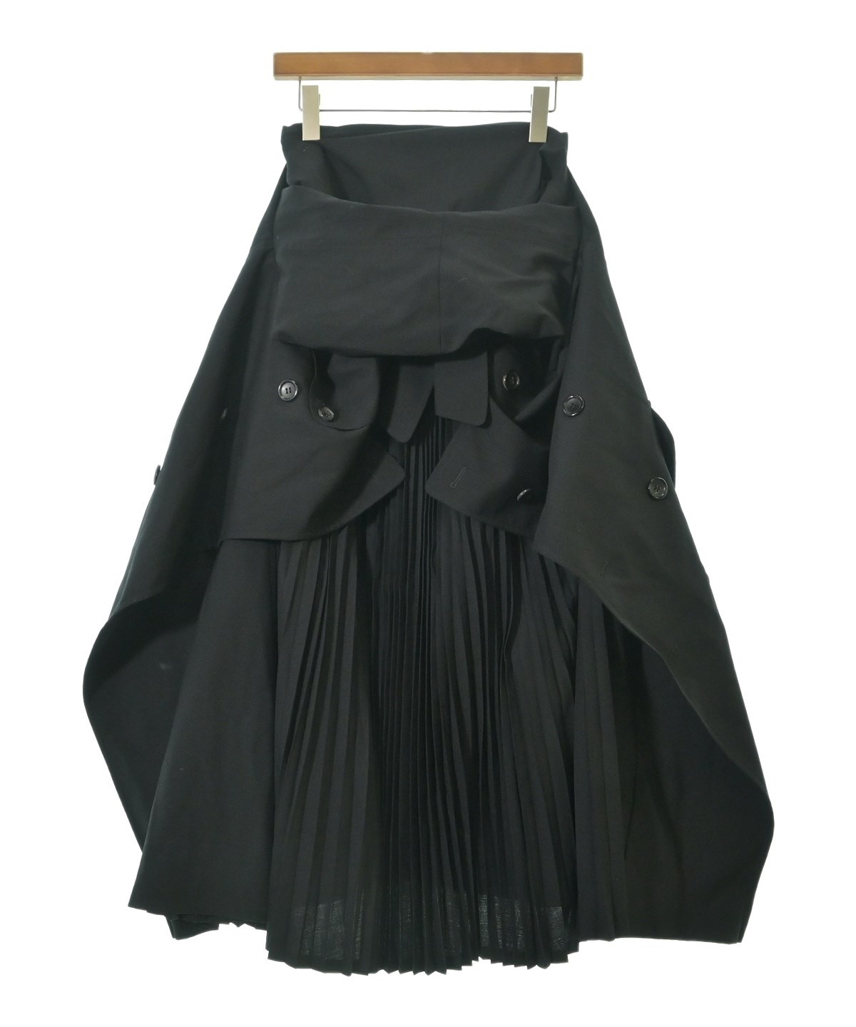 JUNYA WATANABE ジュンヤワタナベ ロング・マキシ丈スカート レディース 【古着】【中古】 JUNYA WATANABE（ジュンヤワタナベ）ロング・マキシ丈スカート 黒