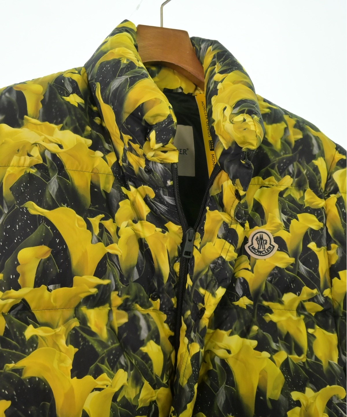 MONCLER GENIUS（モンクレールジーニアス）ダウンジャケット/ダウンベスト 黄 サイズ:1(S位) レディース/2200531213063 |【公式】ブランド古着・中古通販は ...